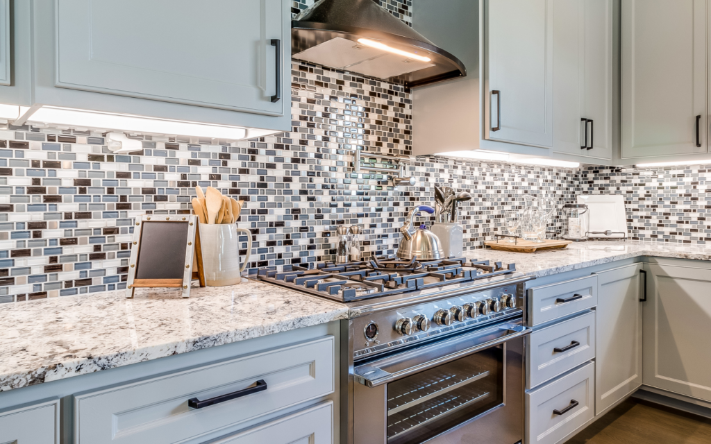 Gorgeous Kitchen Backsplash Design Ideas: Tile Styles, Colors, Layouts ...