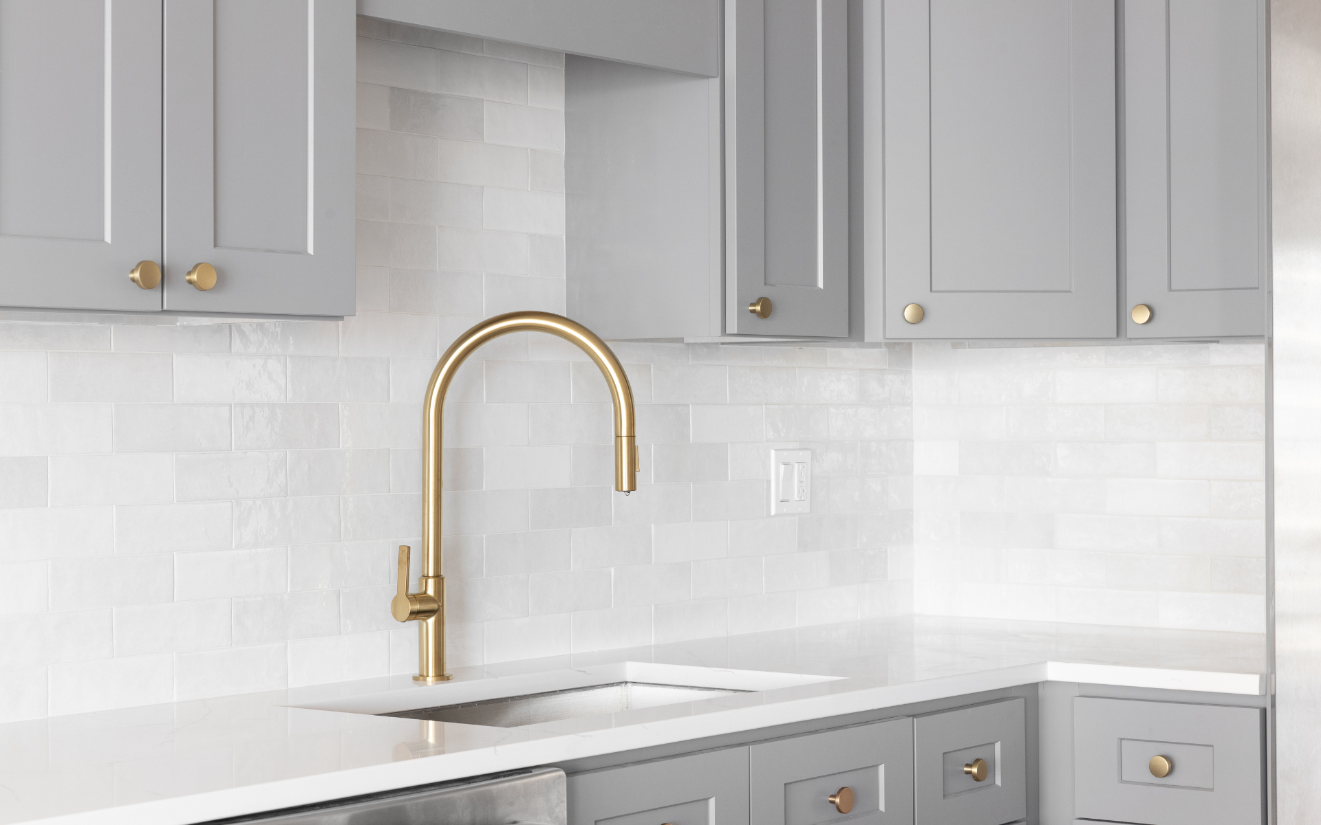 Gorgeous Kitchen Backsplash Design Ideas: Tile Styles, Colors, Layouts ...