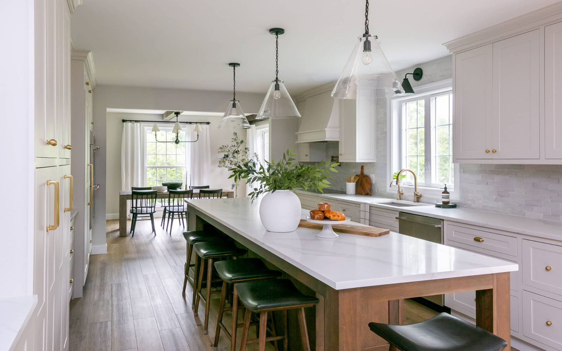 Top 8 Popular Kitchen Colors for 2024